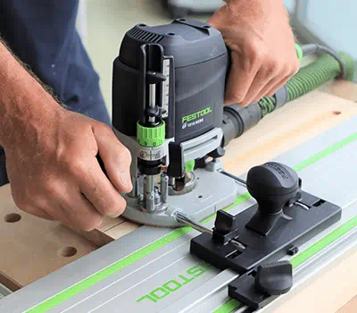 Routing a groove in wood » Guide to using the router