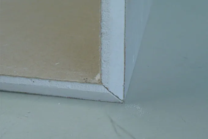 Routing plasterboard (Rigips) with a router and plasterboard cutter